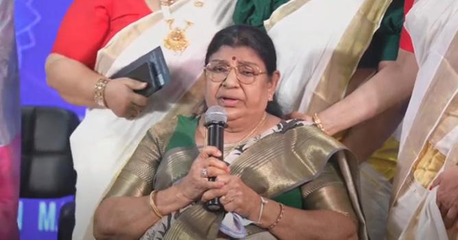 പലതും ഞാന്‍ മനസില്‍ ഒതുക്കിവെച്ചിരിക്കുകയാണ്, പല താരങ്ങളും ...